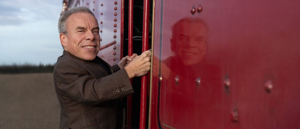 Warwick Davis Comes “Back To Hogwarts” In HBO Original HARRY POTTER ...